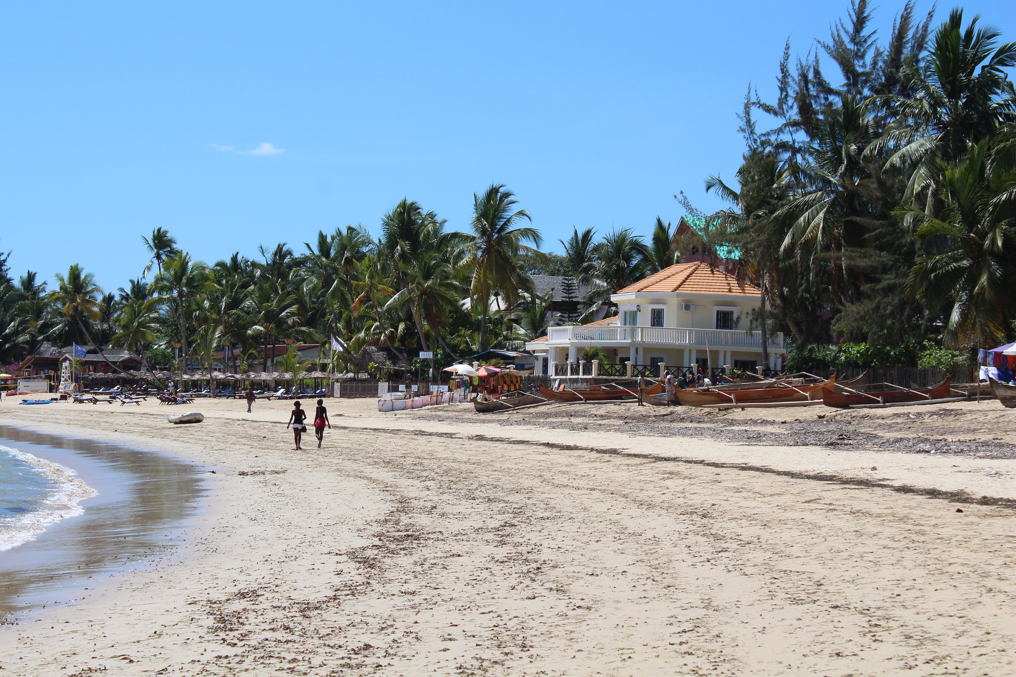 The beaches of Madirokely and Ambatoloaka - Office Régional du Tourisme ...